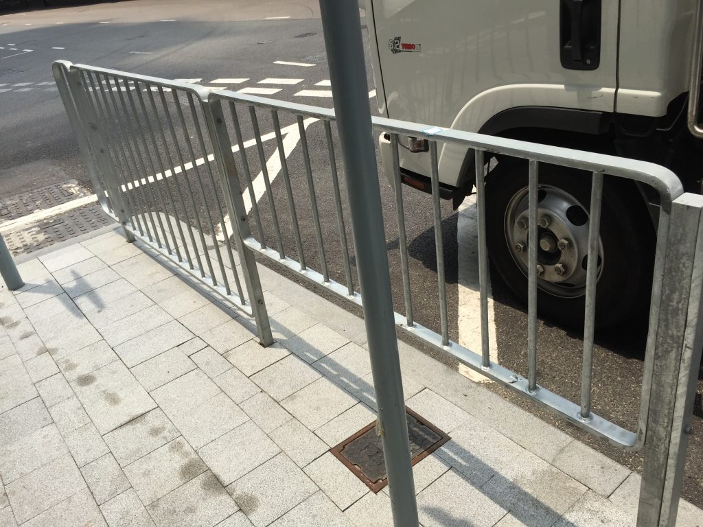 香港馬路欄杆Type2，Metal railing，街邊馬路欄杆攔河，鐵器製品，臨時欄杆欄河，供應及安裝欄杆欄河工程 | 香港鐵器工程,鋼鐵 ...