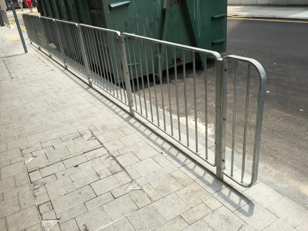 香港馬路欄杆Type2，Metal railing，街邊馬路欄杆攔河，鐵器製品，臨時欄杆欄河，供應及安裝欄杆欄河工程 | 香港鐵器工程,鋼鐵 ...