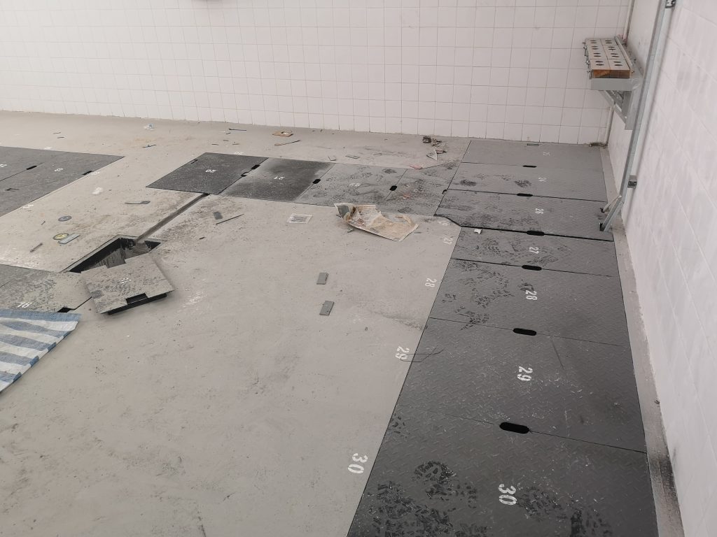 P583(CP4E)-T1A CLP Tx Room中電標準火牛房門，中電標準牛房坑板，電制房花紋鋼板，電纜線坑板，電纜線支架，中電標準防火 ...